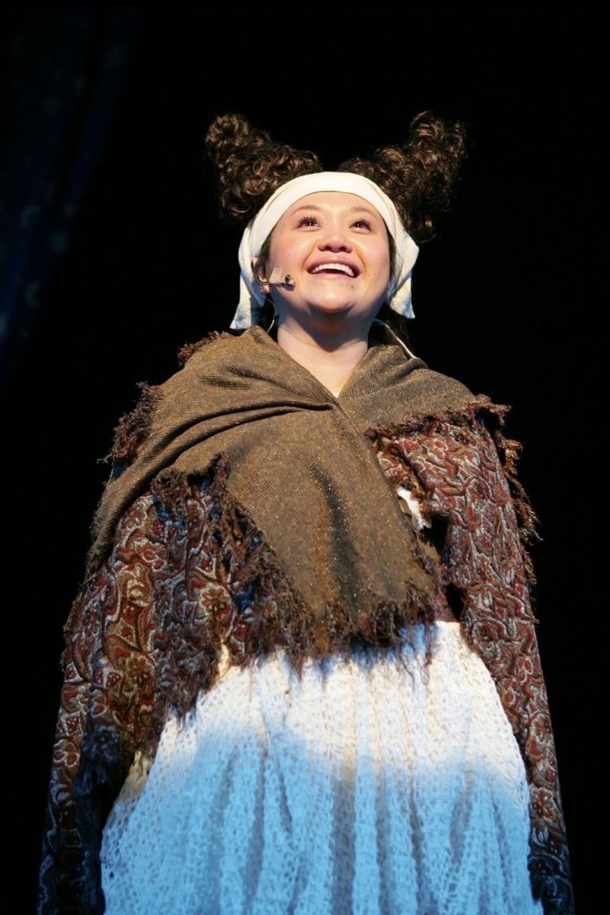 鍾欣凌專訪｜在悲喜之間 綻放角色人生 | 瘋設計 FUNDESIGN